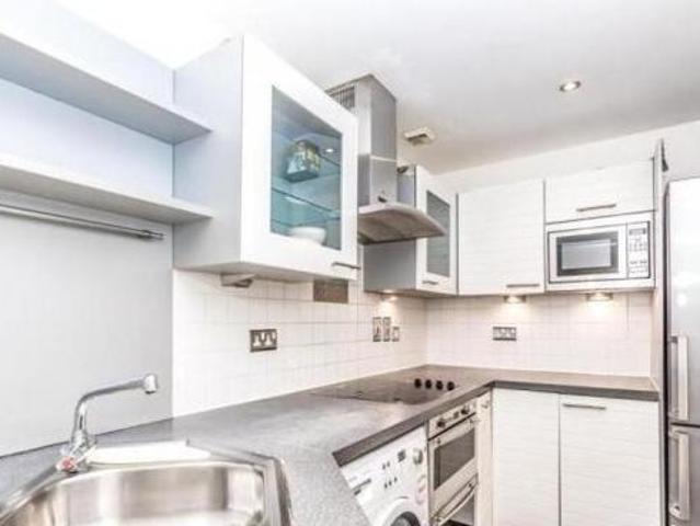 2 Bedroom Flat For Sale In London