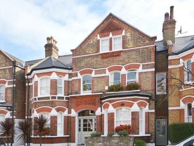 2 Bedroom Flat For Sale In London