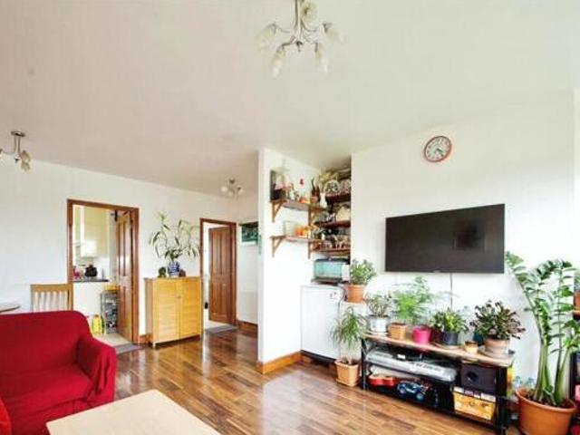 2 Bedroom Flat For Sale In London
