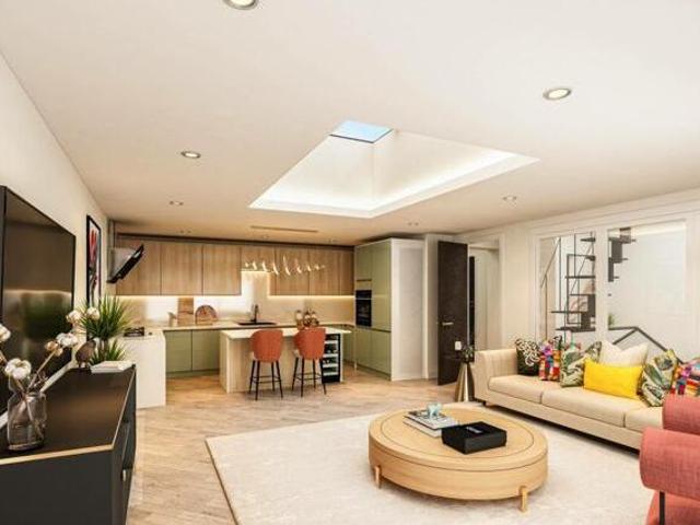 2 Bedroom Flat For Sale In London