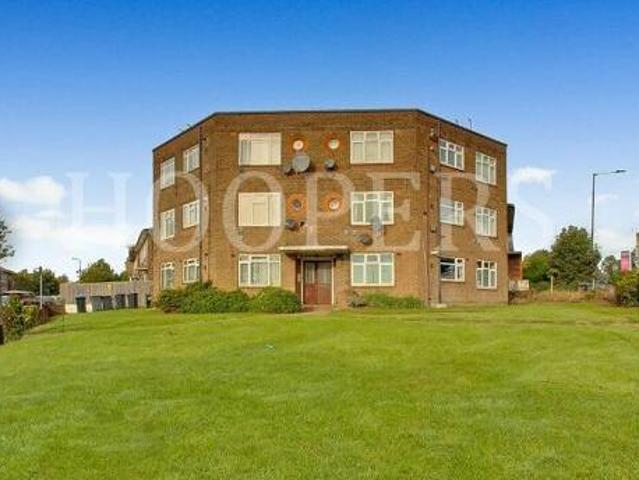 2 Bedroom Flat For Sale In London