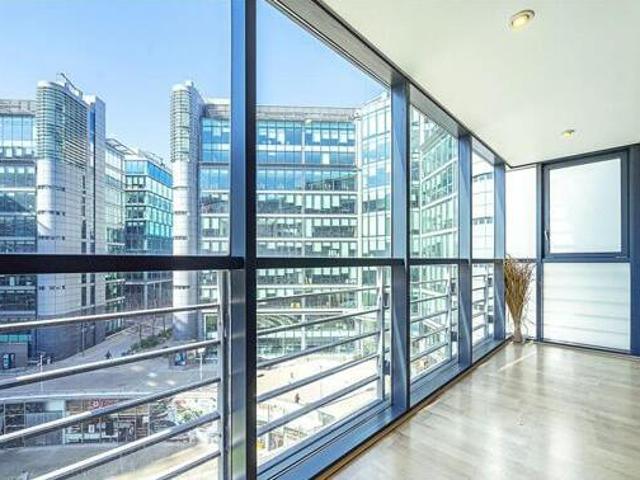 2 Bedroom Flat For Sale In London