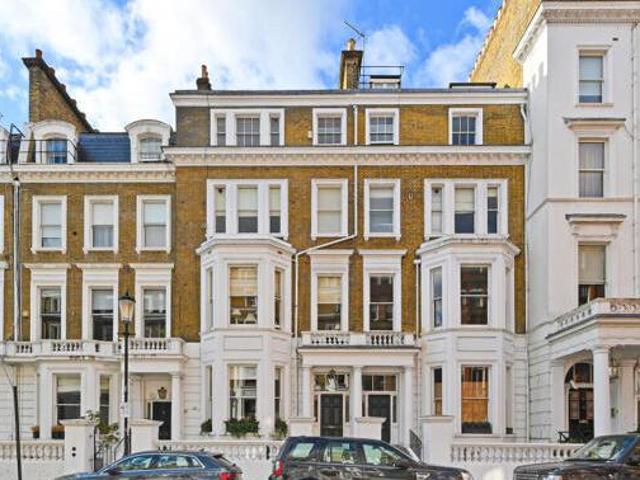 2 Bedroom Flat For Sale In London