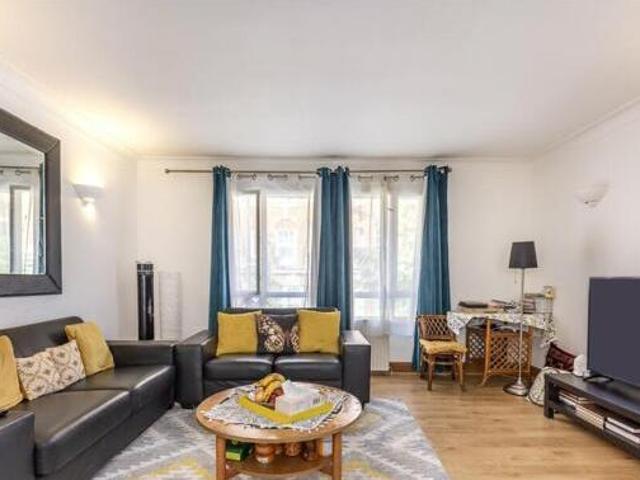 2 Bedroom Flat For Sale In London