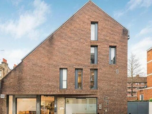 2 Bedroom Flat For Sale In London