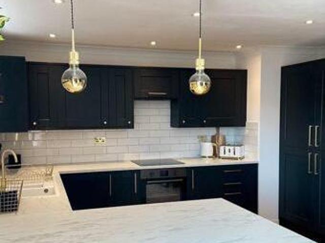 2 Bedroom Flat For Sale In London
