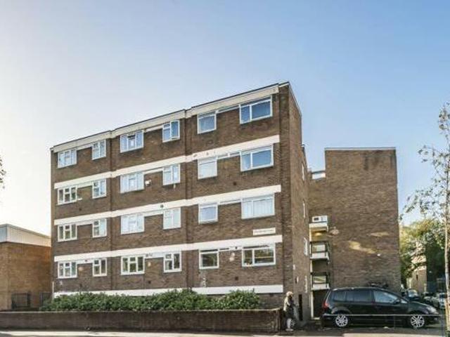 2 Bedroom Flat For Sale In London