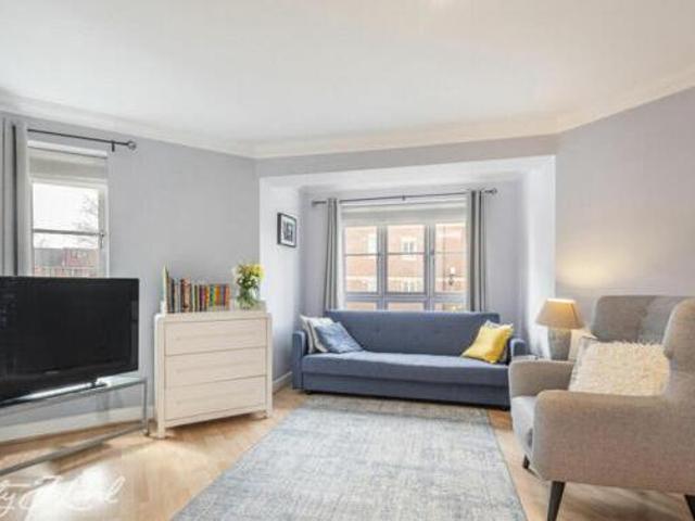 2 Bedroom Flat For Sale In London