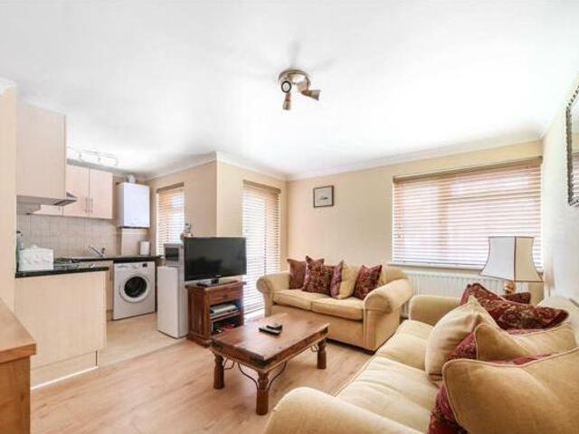 2 Bedroom Flat For Sale In London