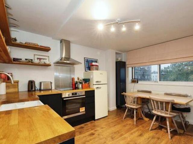 2 Bedroom Flat For Sale In London