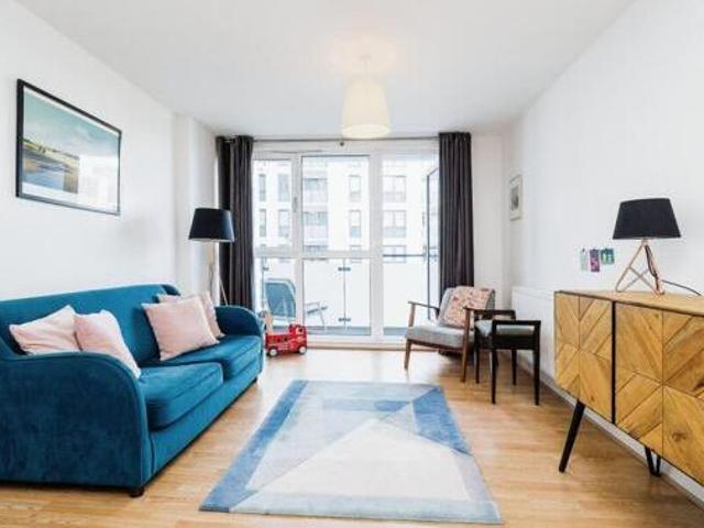 2 Bedroom Flat For Sale In London