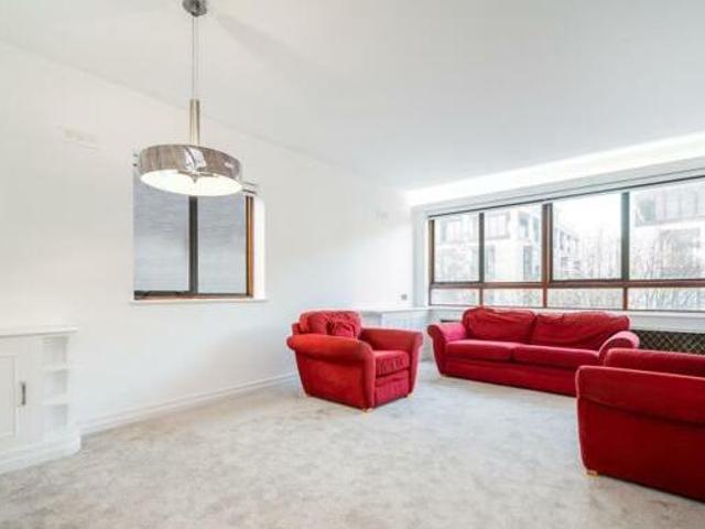 2 Bedroom Flat For Sale In London