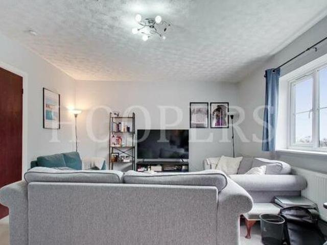 2 Bedroom Flat For Sale In London
