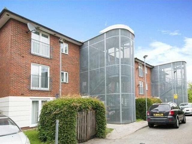 2 Bedroom Flat For Sale In London