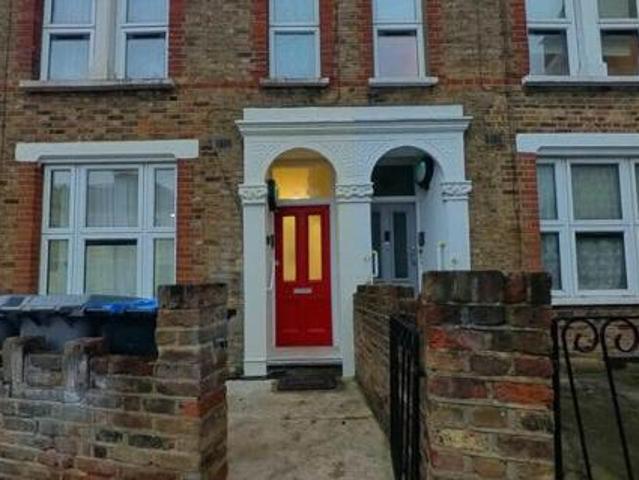 2 Bedroom Flat For Sale In London