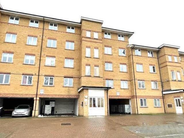 2 Bedroom Flat For Sale In London