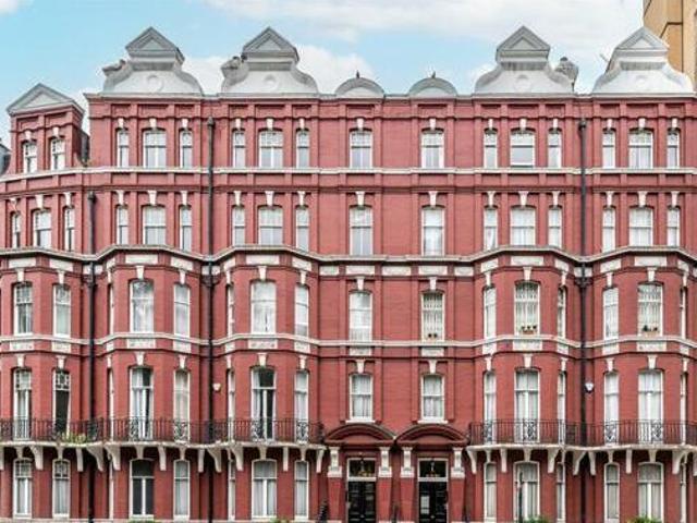 2 Bedroom Flat For Sale In London