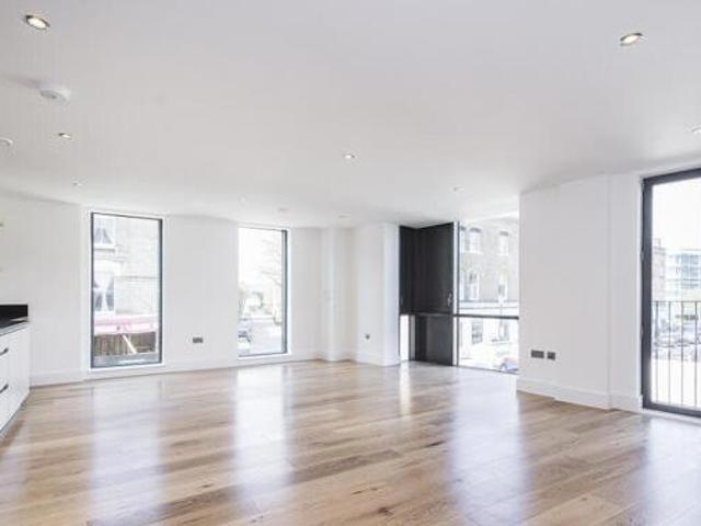 2 Bedroom Flat For Sale In London