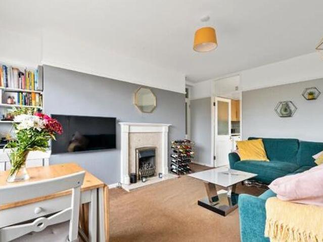 2 Bedroom Flat For Sale In London