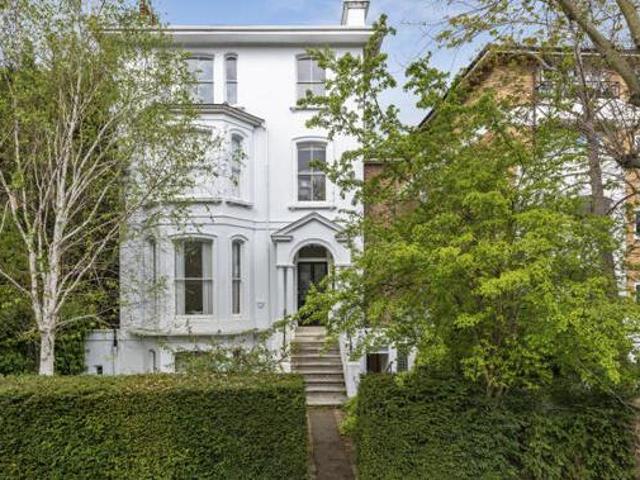 2 Bedroom Flat For Sale In London