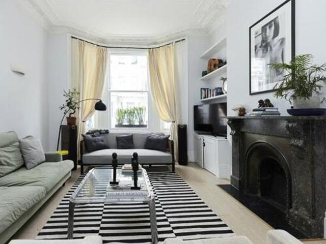 2 Bedroom Flat For Sale In London