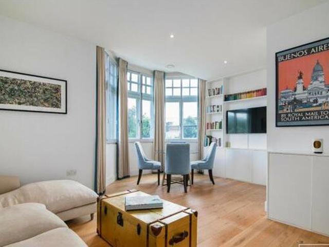 2 Bedroom Flat For Sale In London
