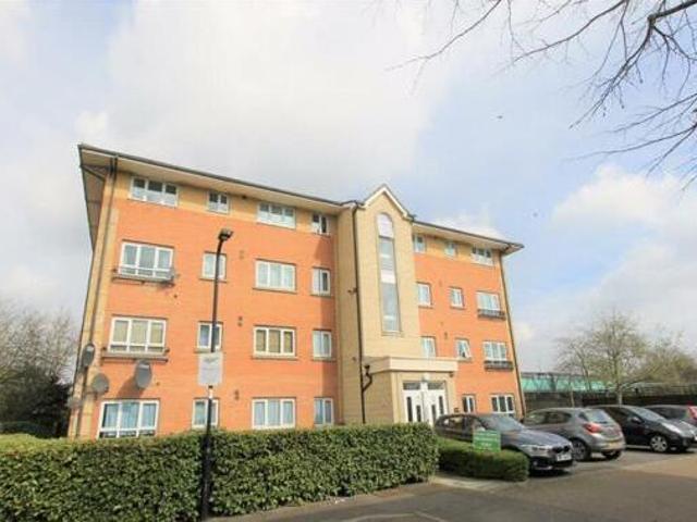 2 Bedroom Flat For Sale In London