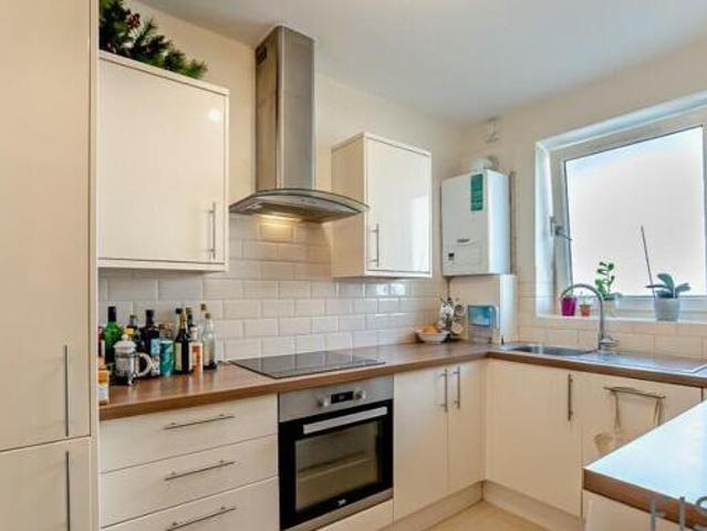 2 Bedroom Flat For Sale In London