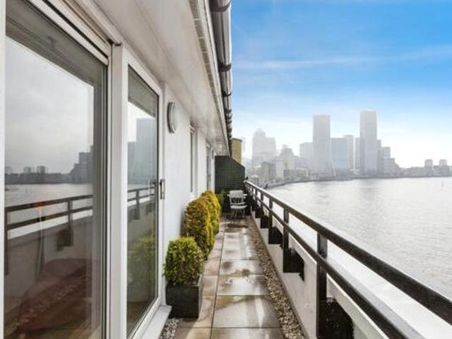 2 Bedroom Flat For Sale In London