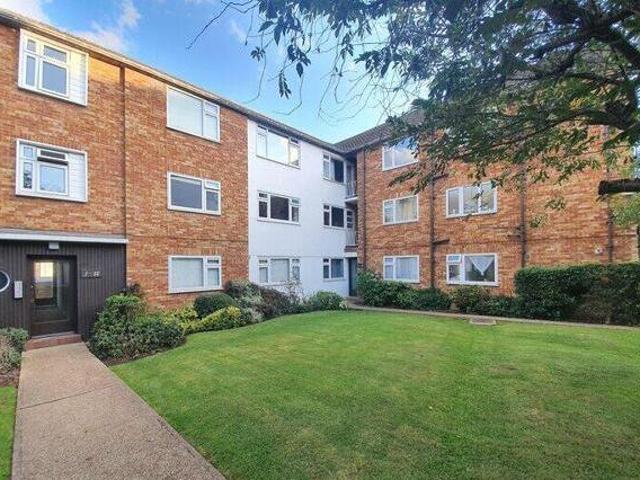2 Bedroom Flat For Sale In London