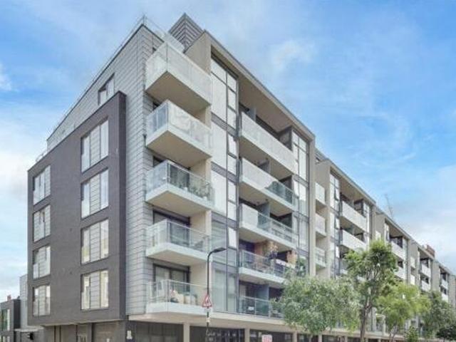 2 Bedroom Flat For Sale In London