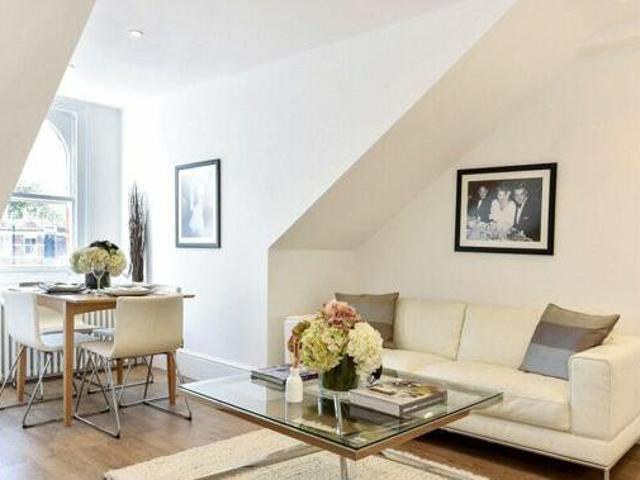 2 Bedroom Flat For Sale In London
