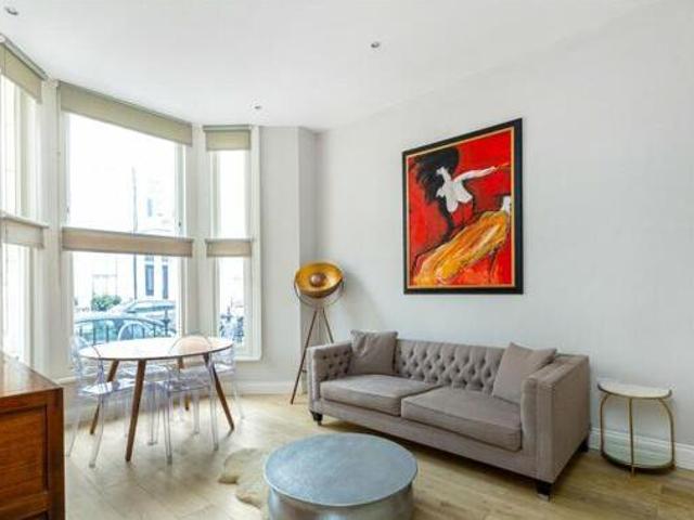 2 Bedroom Flat For Sale In London