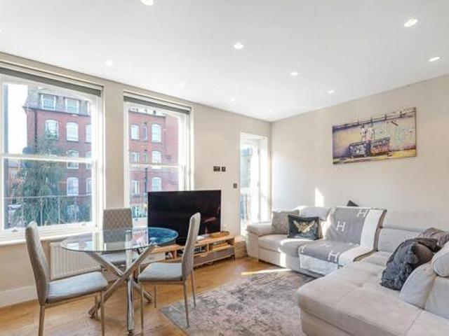 2 Bedroom Flat For Sale In London