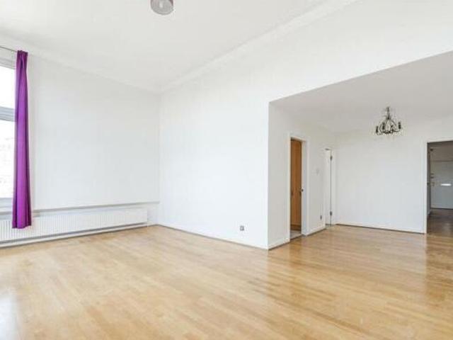 2 Bedroom Flat For Sale In London