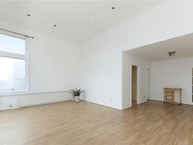 2 Bedroom Flat For Sale In London