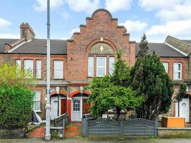 2 Bedroom Flat For Sale In London