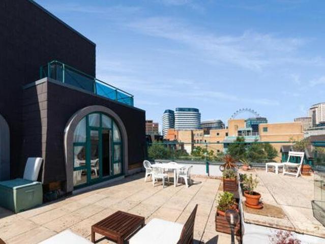 2 Bedroom Flat For Sale In London
