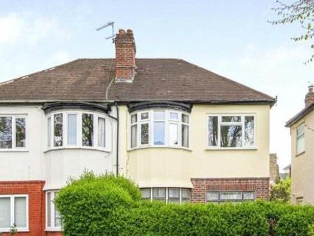 2 Bedroom Flat For Sale In London