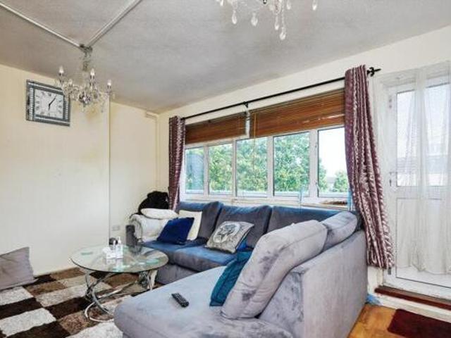 2 Bedroom Flat For Sale In London
