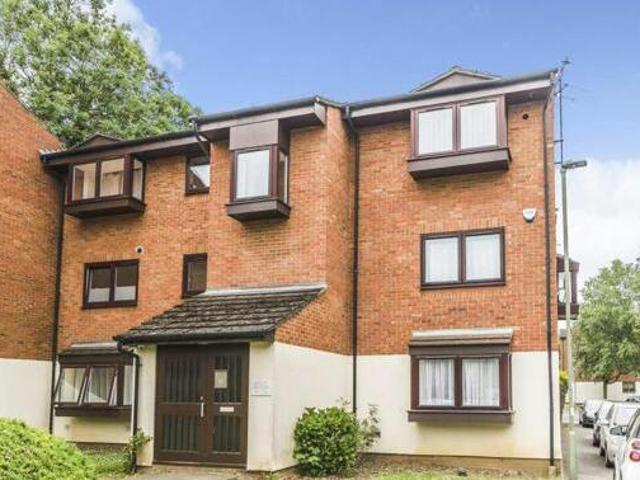 2 Bedroom Flat For Sale In London