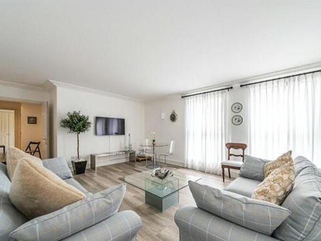 2 Bedroom Flat For Sale In London