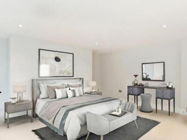 2 Bedroom Flat For Sale In London