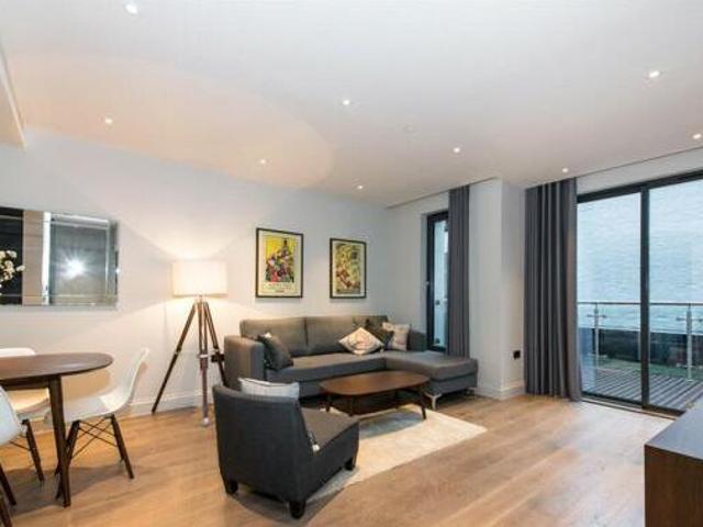 2 Bedroom Flat For Sale In London