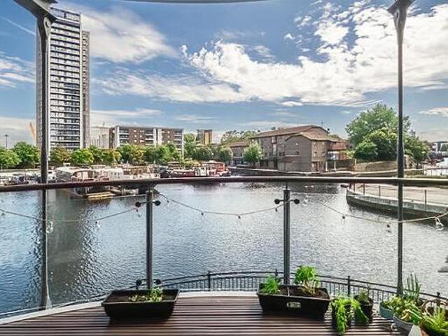 2 Bedroom Flat For Sale In London