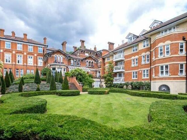 2 Bedroom Flat For Sale In London