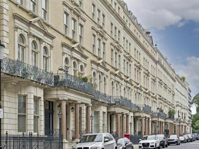 2 Bedroom Flat For Sale In London