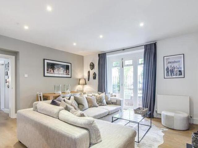 2 Bedroom Flat For Sale In London