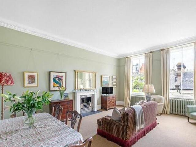 2 Bedroom Flat For Sale In London
