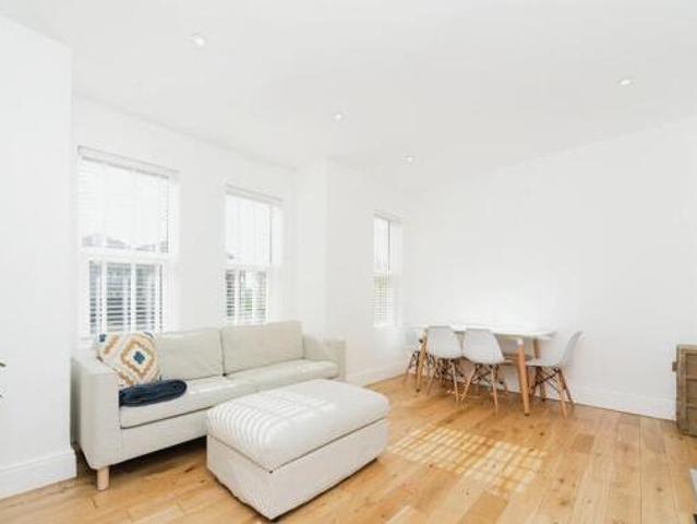 2 Bedroom Flat For Sale In London